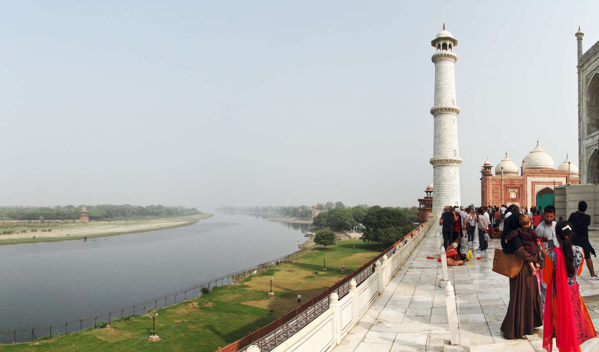 All you need to know about the magnificent Taj Mahal - BeStorified